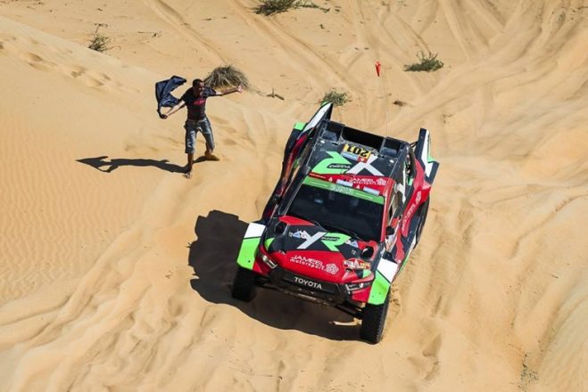 Dakar: Ο Σαουδάραβας Yazeed Al Rajhi με ένα ιδιωτικό Toyota Hilux στην ...