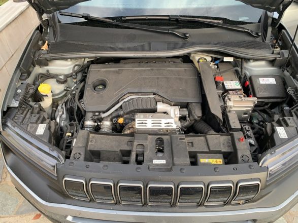 Jeep Avenger e: Άνετο και ξεκούραστο για ταξίδια- Αξιοπρεπέστατος ο 3κύλινδρος 1.2 PureTech με ...