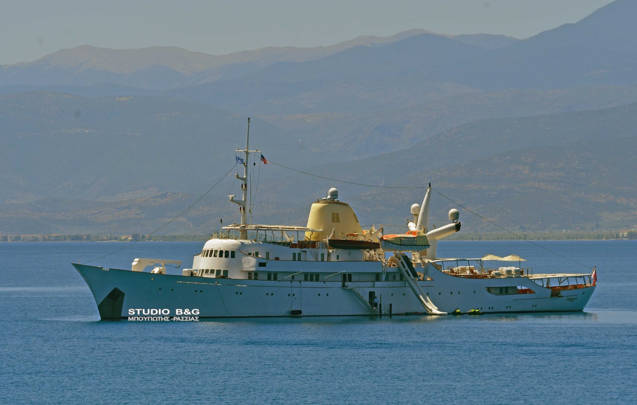 Στο Ναύπλιο η θρυλική θαλαμηγός του Αριστοτέλη Ωνάση «CHRISTINA O» - Zougla