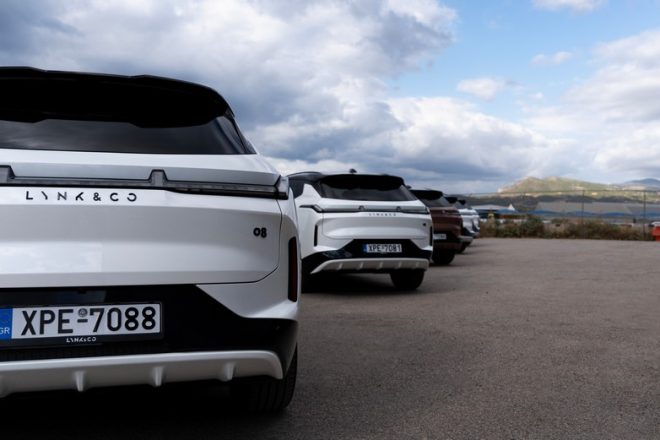 Πρώτη επαφή με το νέο Lync & Co 08 - To Plug-in υβριδικό που προσφέρει ...