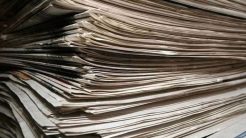 Τα πρωτοσέλιδα και τα οπισθόφυλλα των κυριακάτικων εφημερίδων