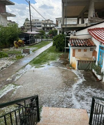 Έπεσε χαλάζι σε μέγεθος φουντουκιού στην Καρδίτσα