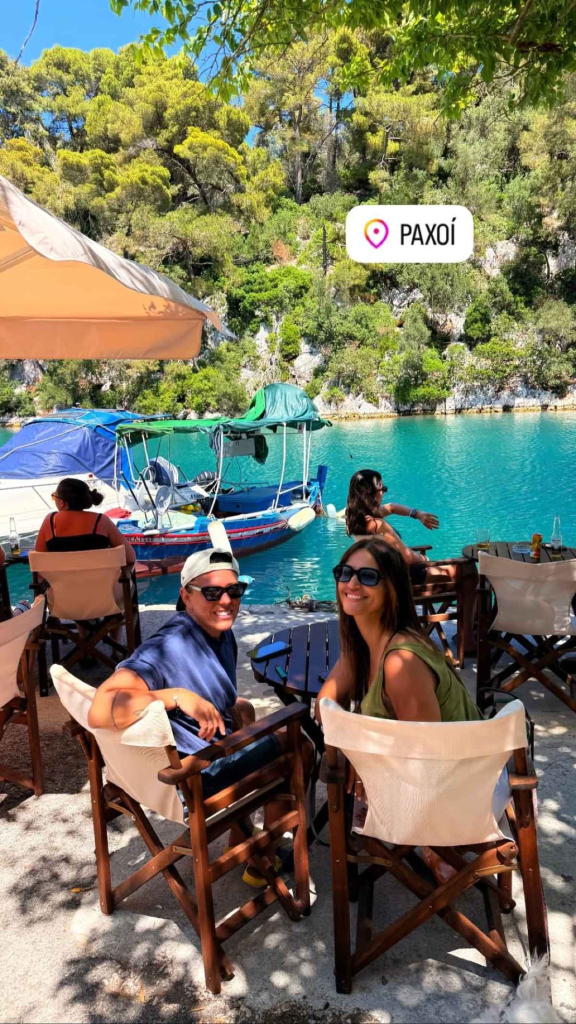 Σοφία Παυλίδου: Ποζάρει τόπλες από τις διακοπές της στους Παξούς και ...