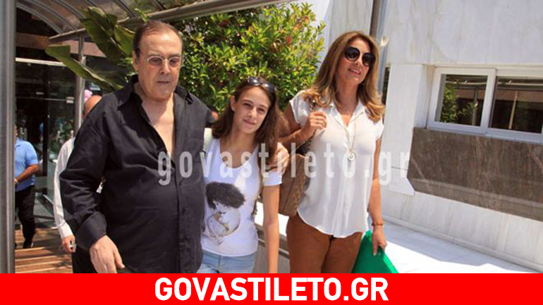 H έξοδος του Τόλη Βοσκόπουλου από το νοσοκομείο - Zougla