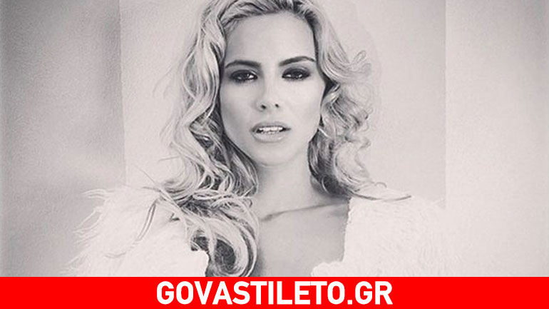 Ολόγυμνη στο μπάνιο η Ρία Αντωνίου