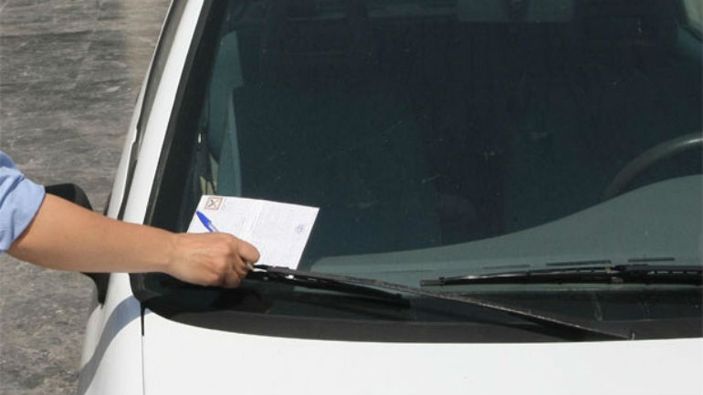 Ηράκλειο: Δήμαρχος «φέσωνε» το δημοτικό ταμείο με τις κλήσεις του - Zougla