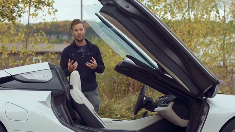 Πώς θα μπεις σε μια BMW i8 - Zougla