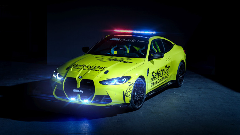 Η BMW M4 τα βάζει με την BMW M1000RR στο Austin - Zougla