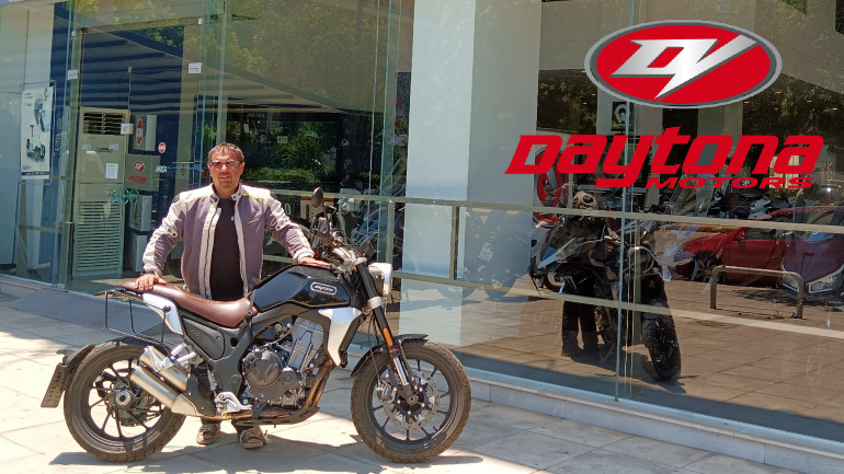 Το Daytona Rockstar 500 πάει στο Dakar - Zougla