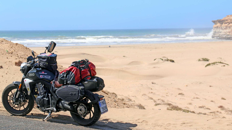 «Πάτησε» στο Dakar το Daytona Rockstar 500 - Zougla