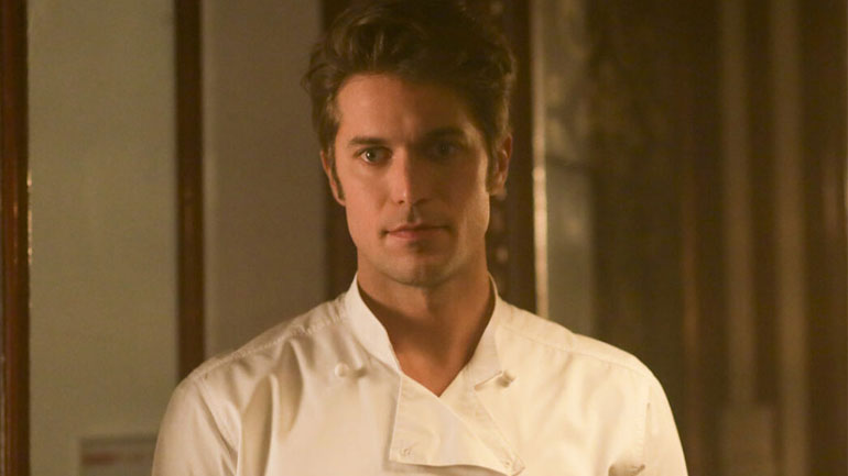 Lucas Bravo: Όλα όσα θέλετε να ξέρετε για τον κούκλο Γάλλο πρωταγωνιστή του «Emily in Paris ...