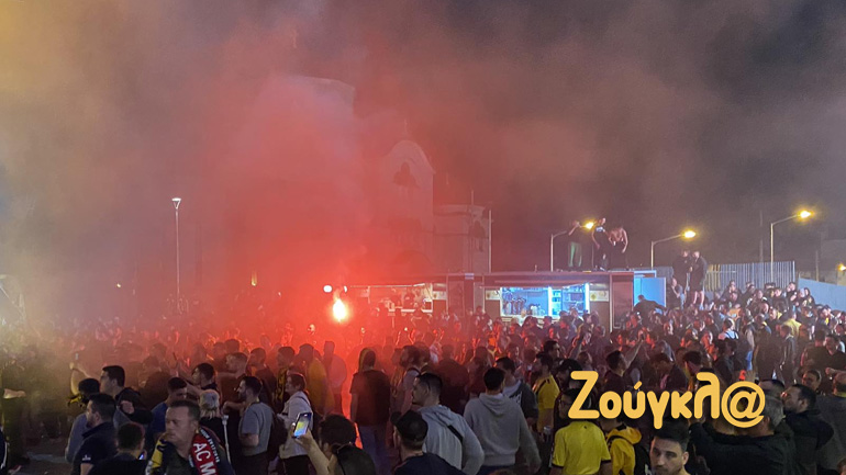 Το zougla.gr στο ξέφρενο πάρτι των φιλάθλων της ΑΕΚ στην Opap Arena για το ιστορικό νταμπλ της ...