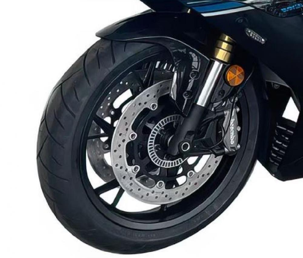 Διέρρευσαν οι πρώτες φωτογραφίες της QJMOTOR SRK 800 RR - Zougla